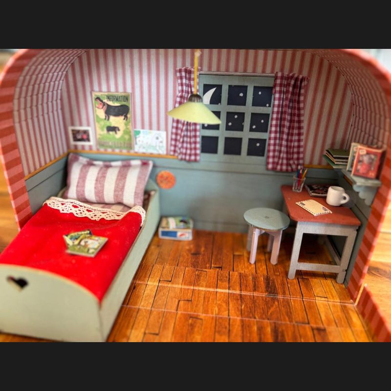 Sam & Julia Mouse Mansion To Go (Kid’s Room) | Reusables and More